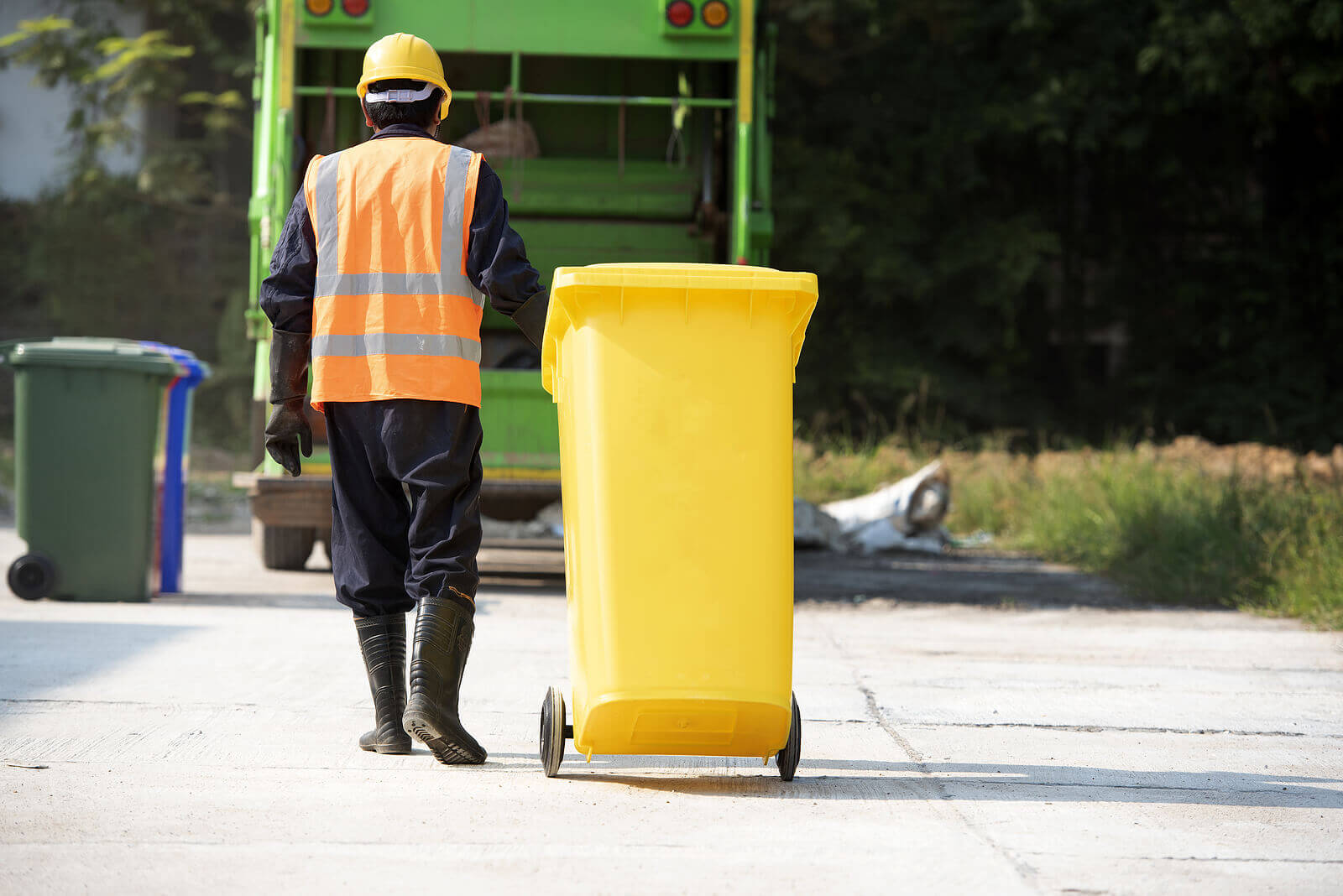 Work Risks And Safety Tips For Refuse Collectors WBS work-risks-and-safety-tips-for-refuse-collectors-wbs
